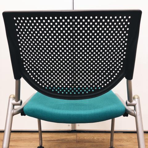 【中古】プロスタック 8139ZZ オカムラ/okamura スタッキングチェア 420641 - 中古オフィス家具ならオフィスバスターズ