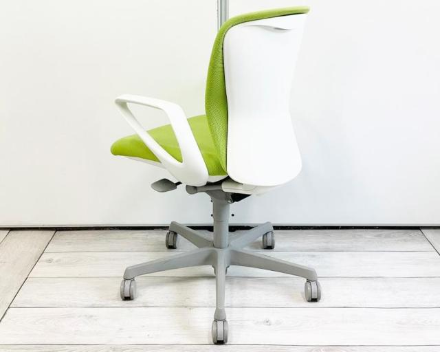 【中古】スラート C331WR FSF5 オカムラ/okamura 肘付ローバックチェア 421746 - 中古オフィス家具ならオフィスバスターズ