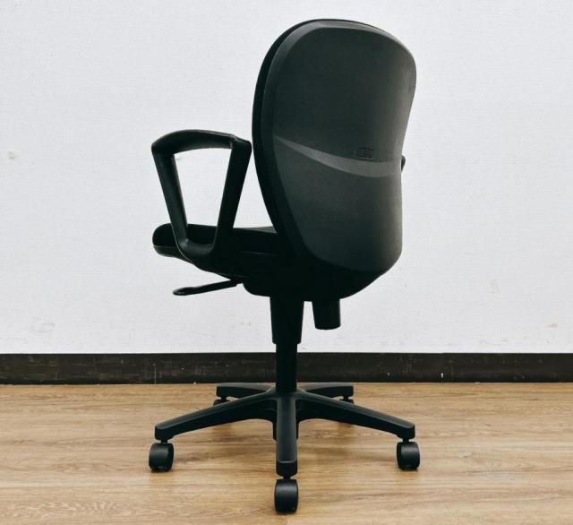 【中古】リエットチェア KFS-740GB-T1.T1 イトーキ/ITOKI 肘付ローバックチェア 424186 - 中古オフィス家具なら ...