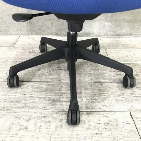 【中古】CG-Rチェア CN33ZR-FM36 オカムラ/okamura 肘無ローバックチェア 425429 - 中古オフィス家具ならオフィスバスターズ