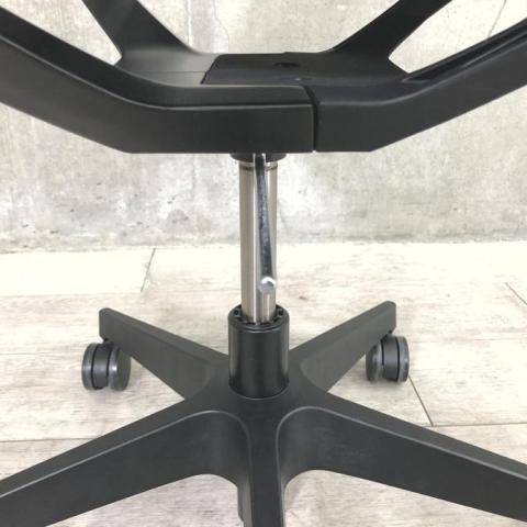 【中古】レヴィチェア イトーキ/ITOKI 肘付ローバックチェア 434946 - 中古オフィス家具ならオフィスバスターズ