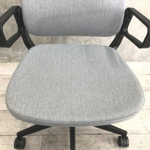 【中古】レヴィチェア イトーキ/ITOKI 肘付ローバックチェア 434946 - 中古オフィス家具ならオフィスバスターズ