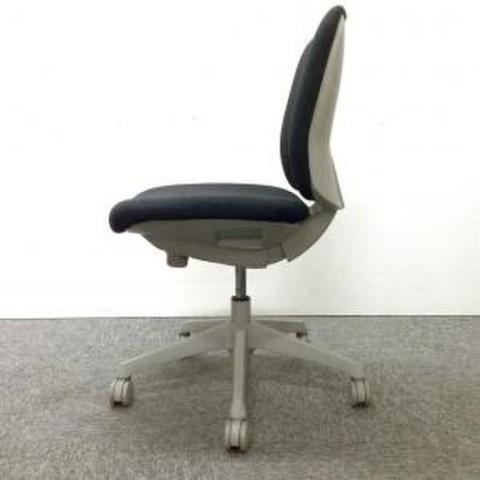 【中古】CG-Rチェア CN33GR FM31 オカムラ/okamura 肘無ローバックチェア 435095 - 中古オフィス家具ならオフィスバスターズ