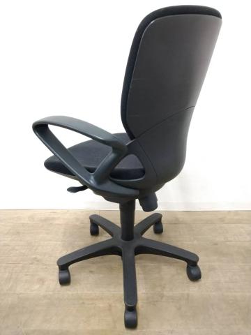 【中古】プレーゴチェア イトーキ/ITOKI 肘付ローバックチェア 438324 - 中古オフィス家具ならオフィスバスターズ