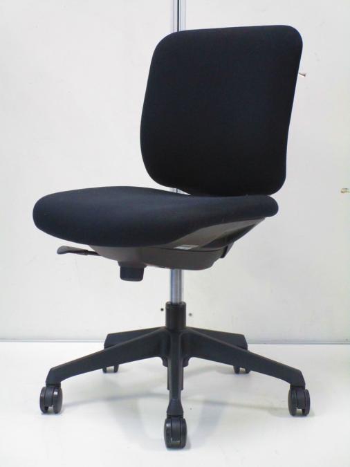 【中古】CG-Rチェア CN33ZR-FM31 オカムラ/okamura 肘無ローバックチェア 449054 - 中古オフィス家具ならオフィスバスターズ