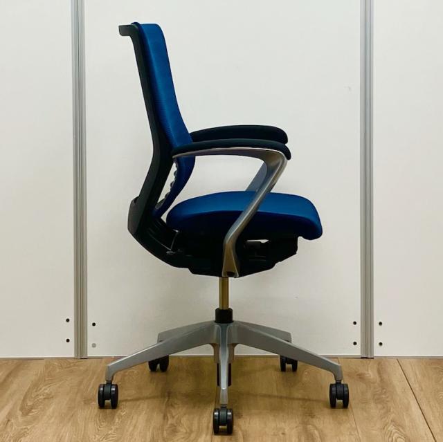 【中古】エピオスチェア イトーキ/ITOKI 肘付ハイバックチェア 450346 - 中古オフィス家具ならオフィスバスターズ