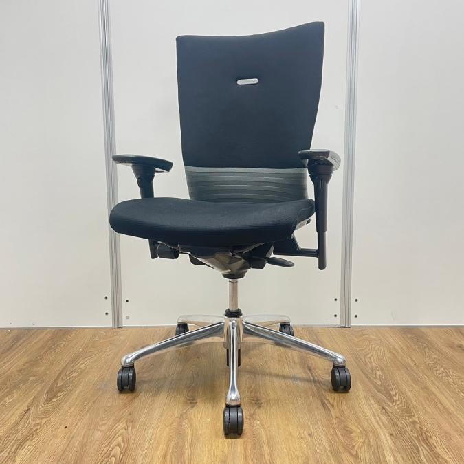 【中古】フィーゴチェア 8184NA MB12 オカムラ/okamura 肘付ハイバックチェア 454994 - 中古オフィス家具ならオフィスバスターズ