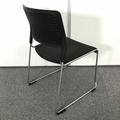 【中古】MP-220シリーズ MP-220BN ウチダ/UCHIDA スタッキングチェア 462543 - 中古オフィス家具ならオフィスバスターズ