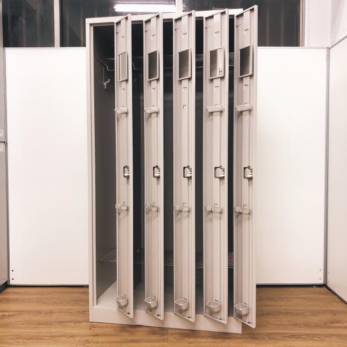 【中古】L型 イトーキ/ITOKI 5人用更衣ロッカー 465194 - 中古オフィス家具ならオフィスバスターズ