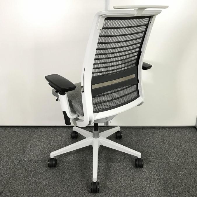 【中古】シンクチェア（新モデル） Steelcase/スチールケース 肘付ハイバックチェア 472880 - 中古オフィス家具ならオフィスバスターズ