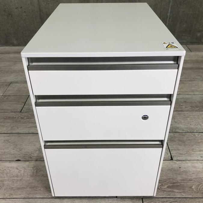 【中古】インクルード イトーキ/ITOKI ワゴン3段 493337 - 中古オフィス家具ならオフィスバスターズ