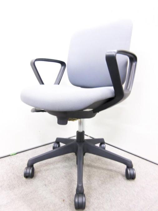 【中古】CG-Rチェア オカムラ/okamura 肘付ローバックチェア 501490 - 中古オフィス家具ならオフィスバスターズ