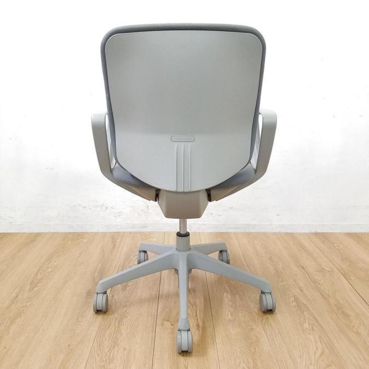 【中古】CG-Rチェア オカムラ/okamura 肘付ローバックチェア 513385 - 中古オフィス家具ならオフィスバスターズ