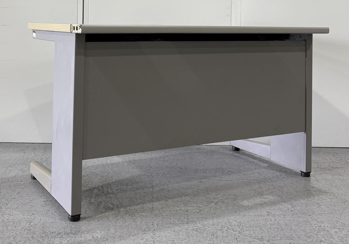 【中古】CZN デスク CZN-127HA-WE イトーキ/ITOKI 平机 513831 - 中古オフィス家具ならオフィスバスターズ