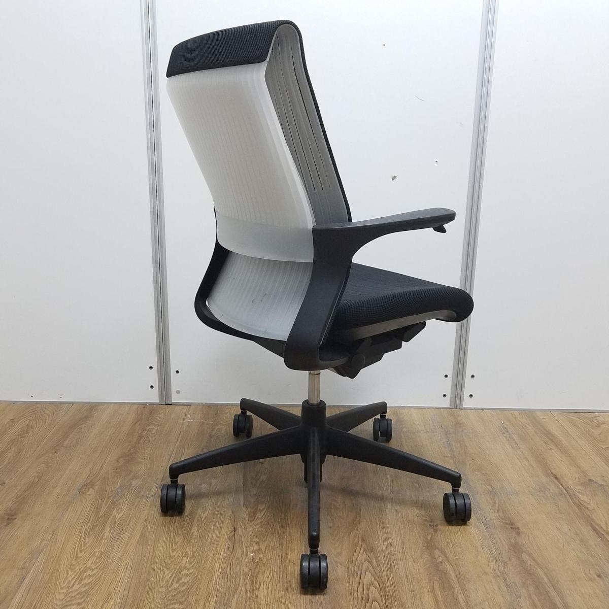 【中古】M4 樹脂 コクヨ/KOKUYO 肘付ハイバックチェア 521214 - 中古オフィス家具ならオフィスバスターズ