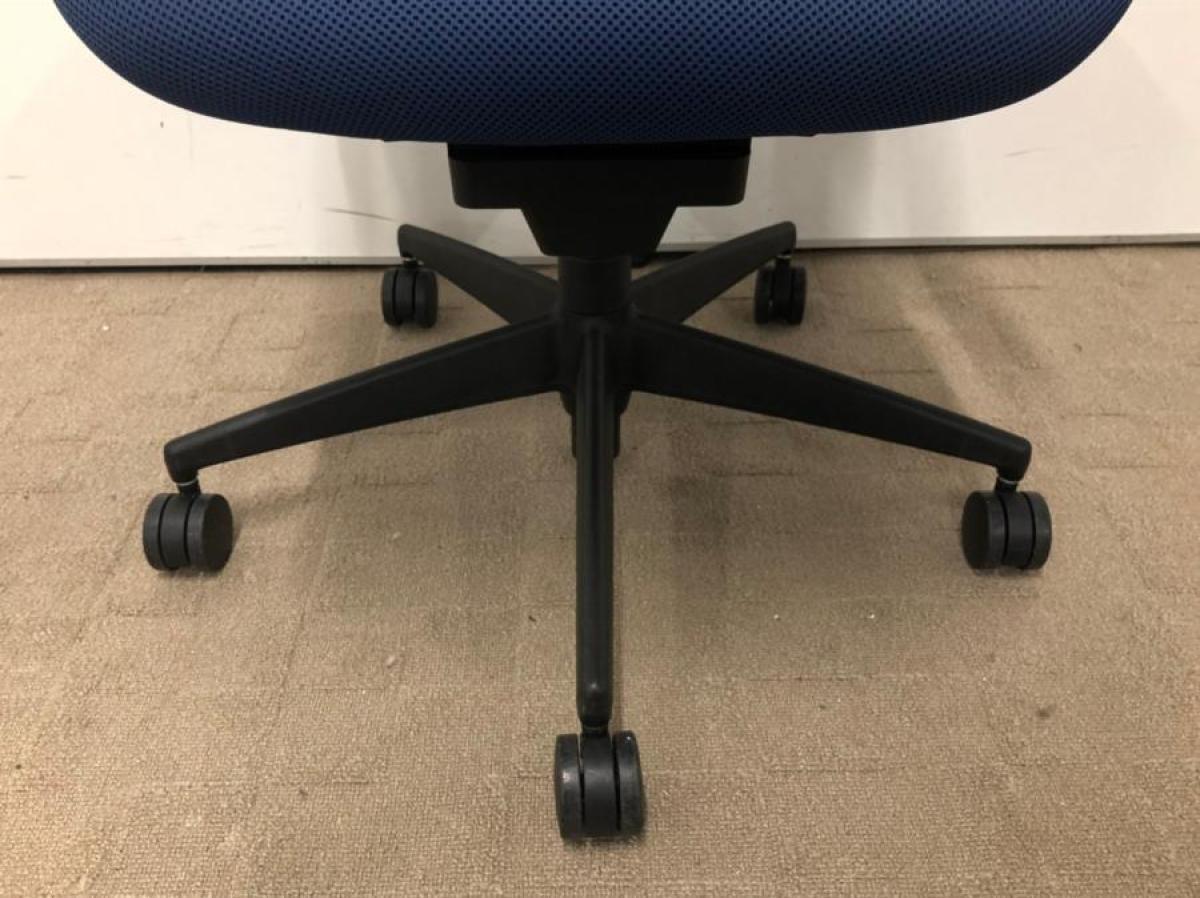 【中古】M4 樹脂 コクヨ/KOKUYO 肘付ハイバックチェア 530836 - 中古オフィス家具ならオフィスバスターズ