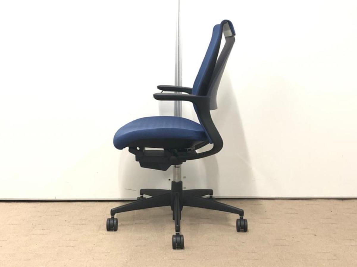 【中古】M4 樹脂 コクヨ/KOKUYO 肘付ハイバックチェア 530836 - 中古オフィス家具ならオフィスバスターズ