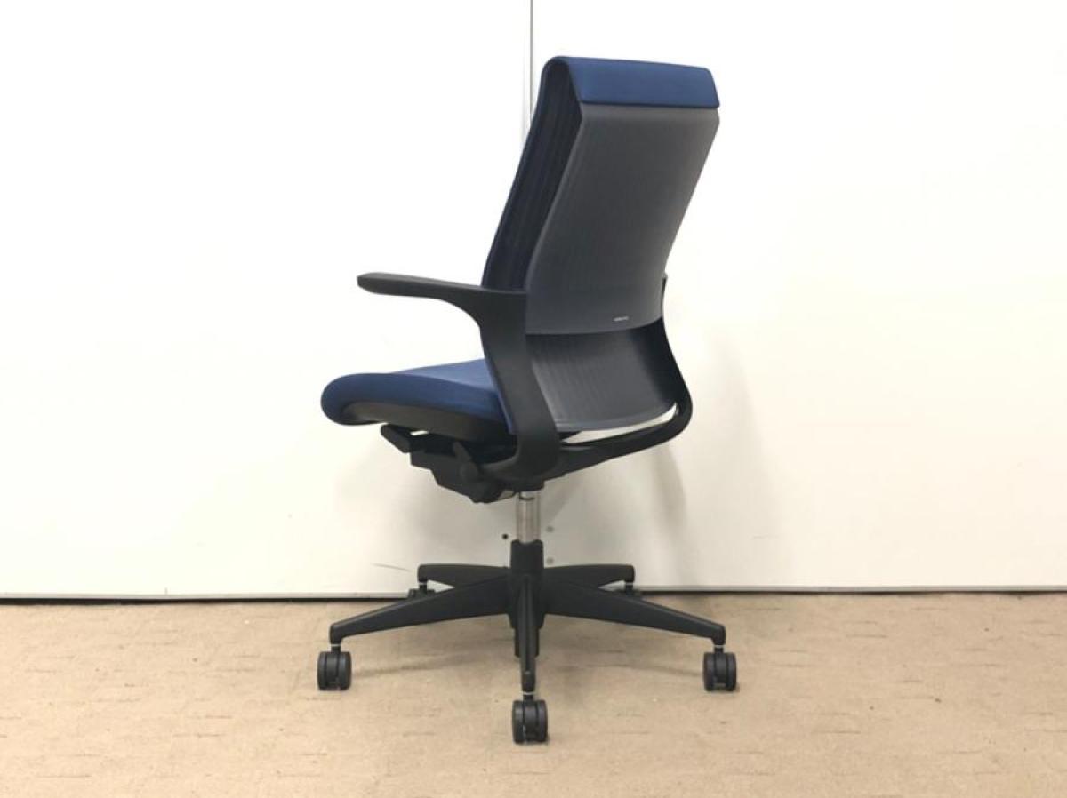 【中古】M4 樹脂 コクヨ/KOKUYO 肘付ハイバックチェア 530836 - 中古オフィス家具ならオフィスバスターズ