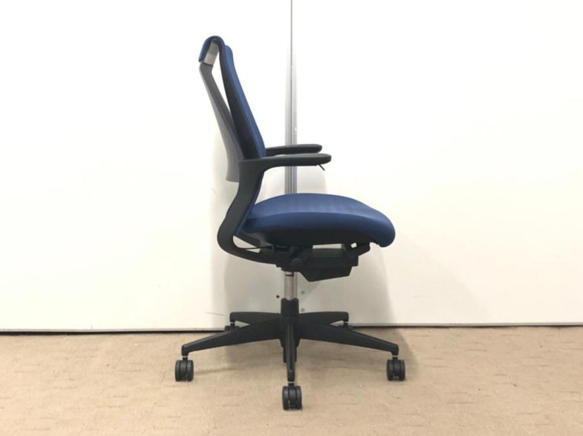 【中古】M4 樹脂 コクヨ/KOKUYO 肘付ハイバックチェア 530836 - 中古オフィス家具ならオフィスバスターズ