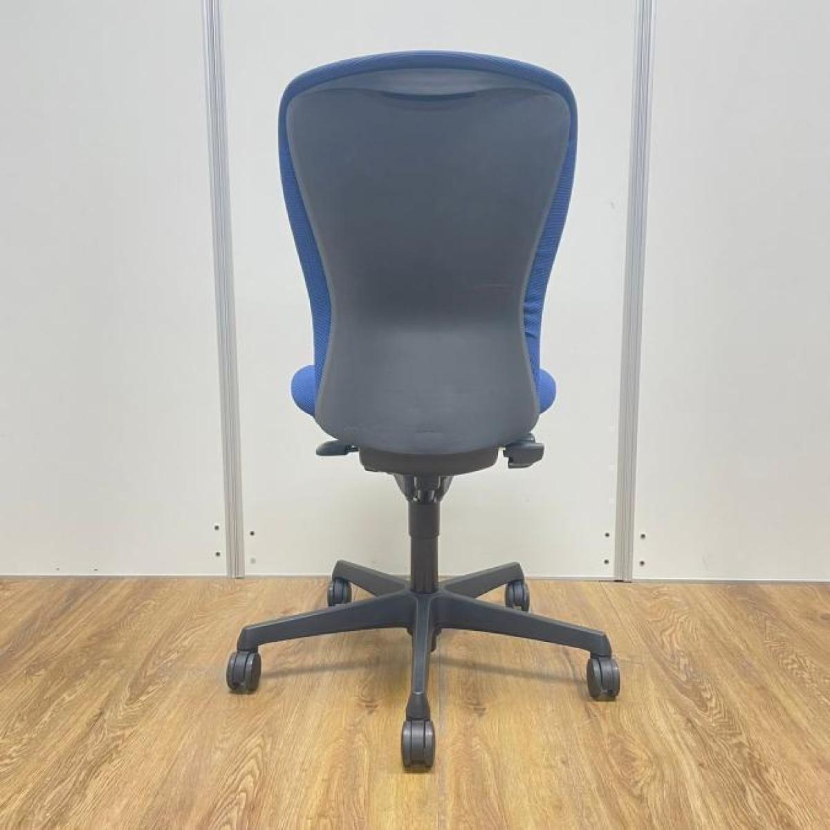 【中古】スラート オカムラ/okamura 肘無ハイバックチェア 531650 - 中古オフィス家具ならオフィスバスターズ