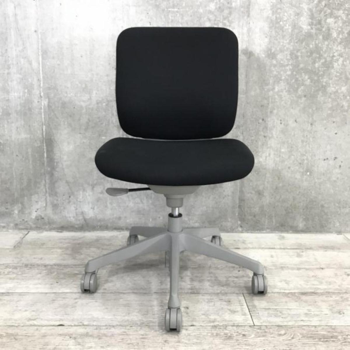 【中古】CG-Rチェア CN33GR FM31 オカムラ/okamura 肘無ローバックチェア 534358 - 中古オフィス家具ならオフィスバスターズ