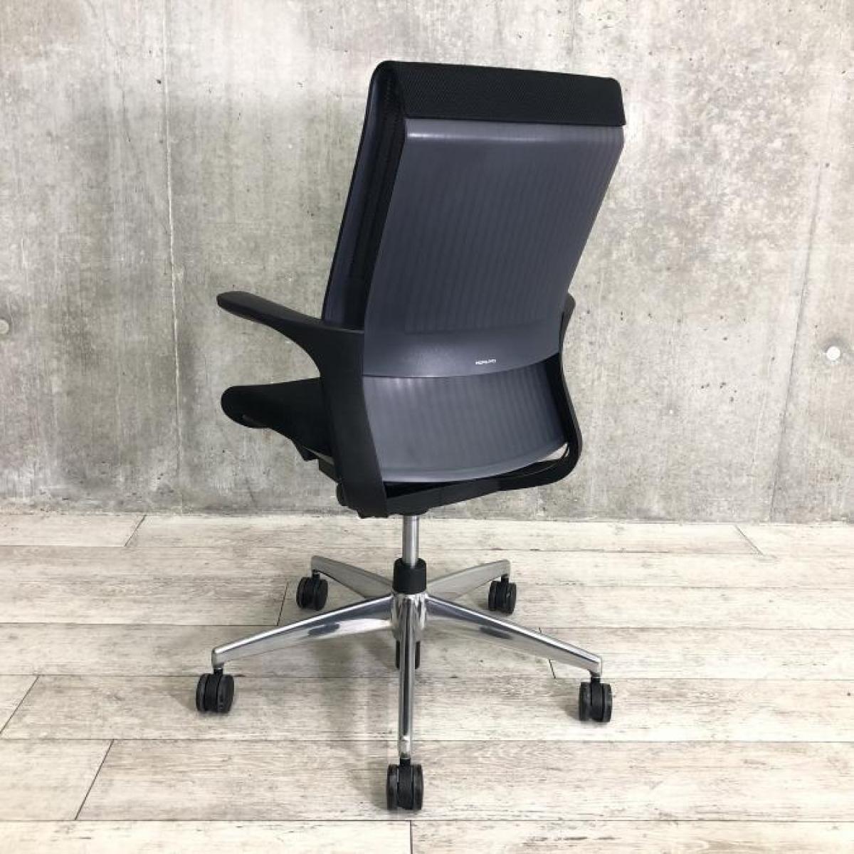 【中古】M4 アルミ CRS-G2201B コクヨ/KOKUYO 肘付ハイバックチェア 538343 - 中古オフィス家具ならオフィスバスターズ