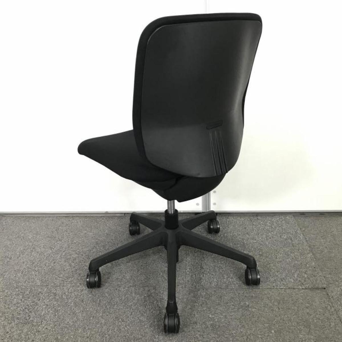 【中古】CG-Rチェア CN33ZR FM31 オカムラ/okamura 肘無ローバックチェア 541570 - 中古オフィス家具ならオフィスバスターズ