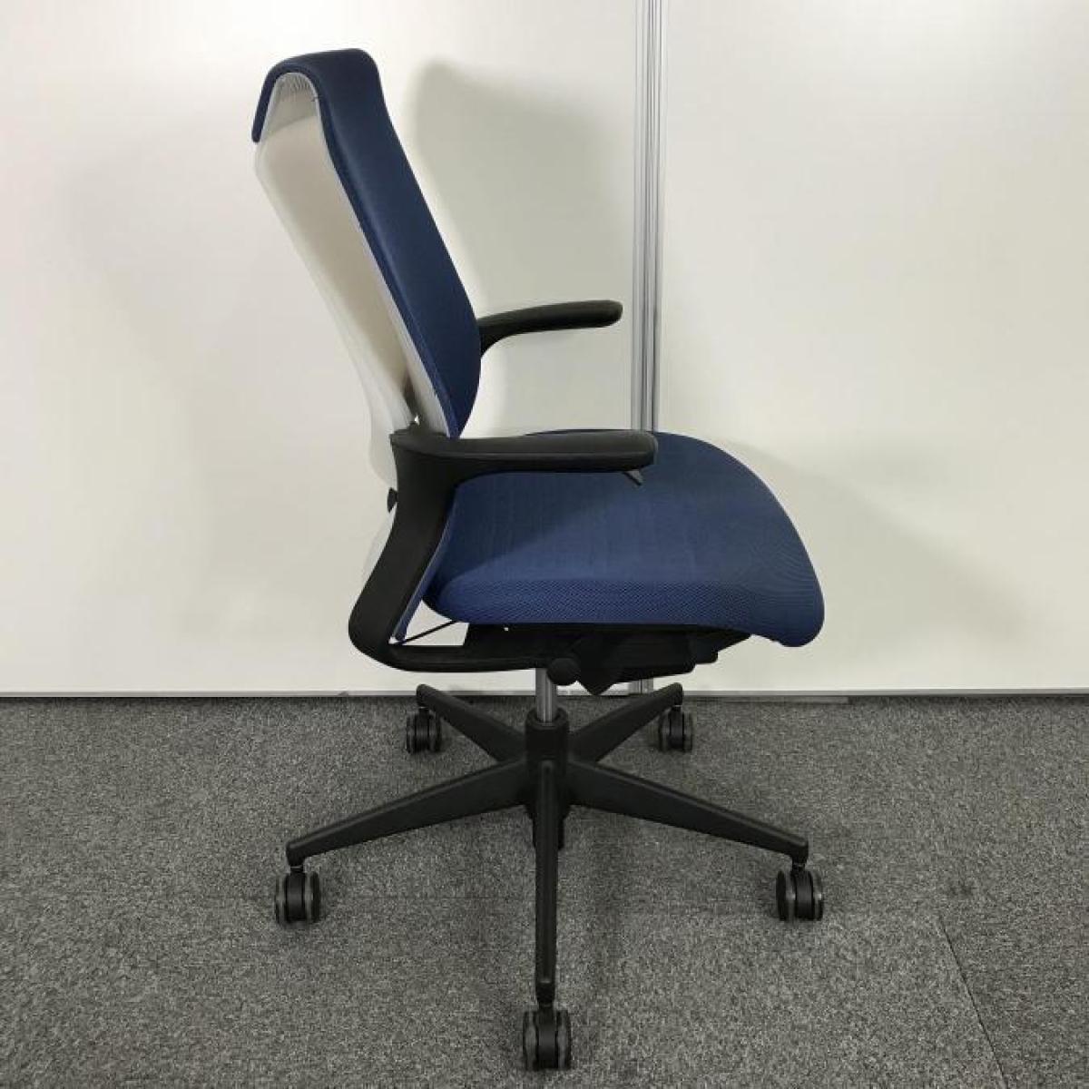 【中古】M4 樹脂 コクヨ/KOKUYO 肘付ハイバックチェア 542274 - 中古オフィス家具ならオフィスバスターズ