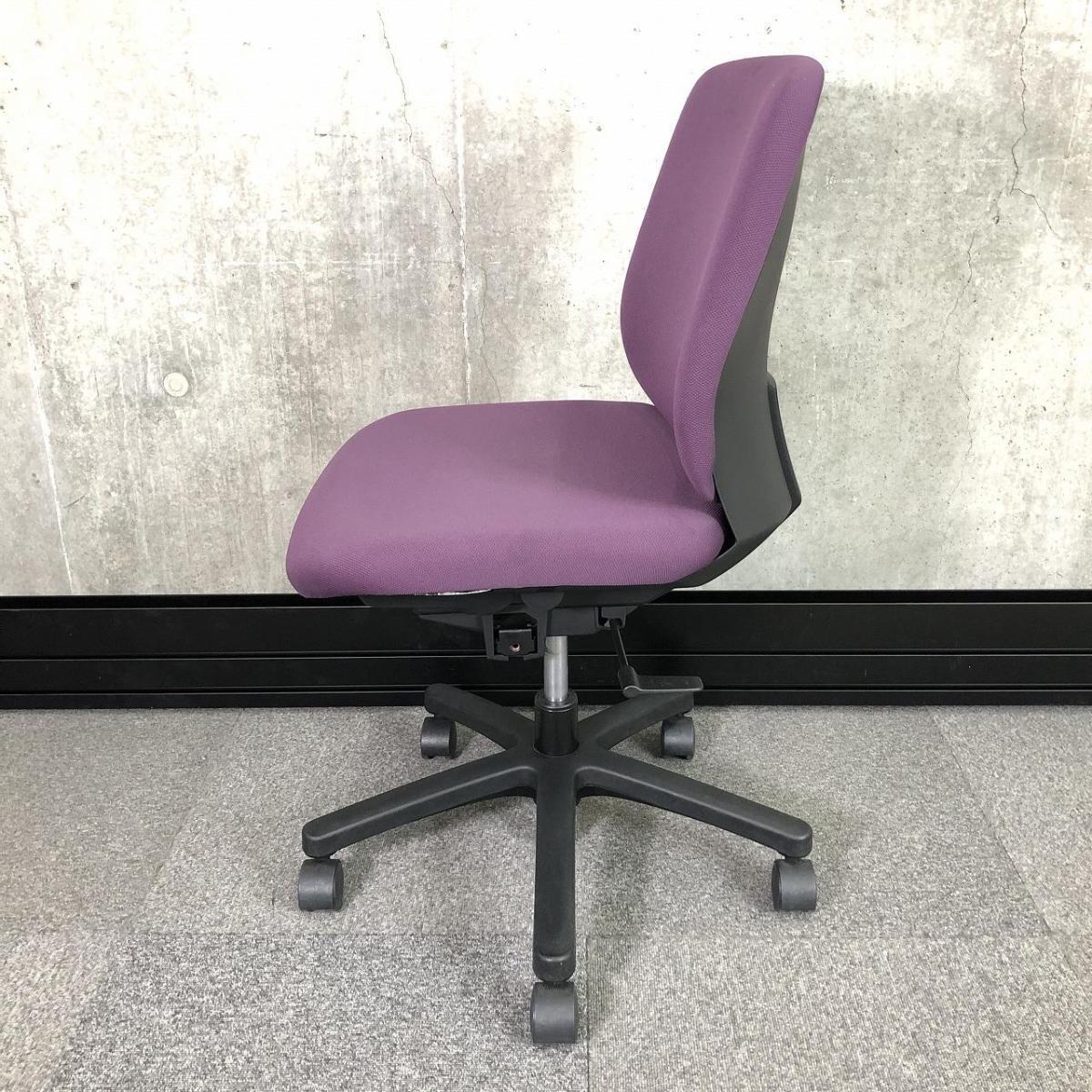 【中古】トルテR KZ-240GB-T1X7 イトーキ/ITOKI 肘無ローバックチェア 552727 - 中古オフィス家具ならオフィスバスターズ