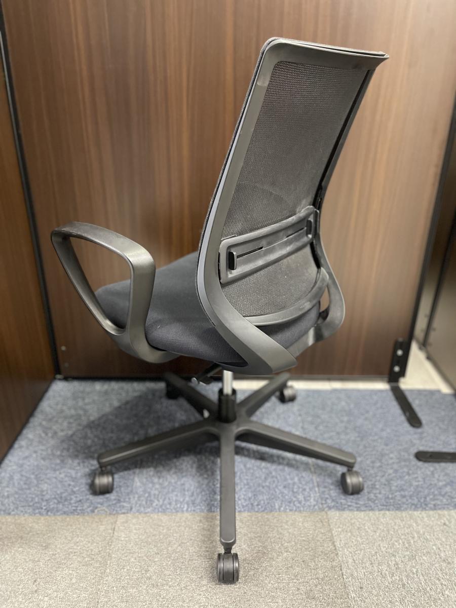 【中古】ミトラ2 コクヨ/KOKUYO 肘付ローバックチェア 556814 - 中古オフィス家具ならオフィスバスターズ