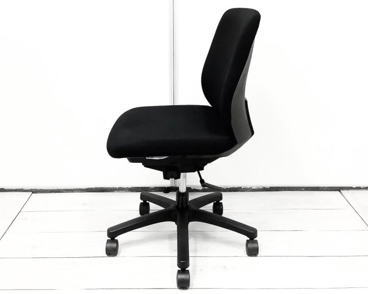 【中古】トルテR KZ-240GB-T1T1 イトーキ/ITOKI 肘無ローバックチェア 558722 - 中古オフィス家具ならオフィスバスターズ