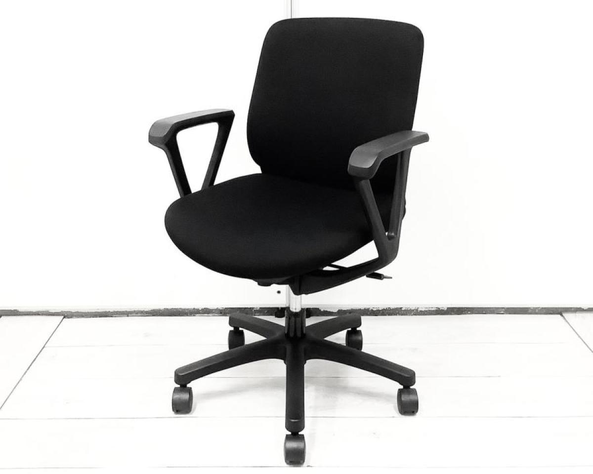 【中古】トルテR KZ-236GB-T1T1 イトーキ/ITOKI 肘付ローバックチェア 558723 - 中古オフィス家具ならオフィスバスターズ