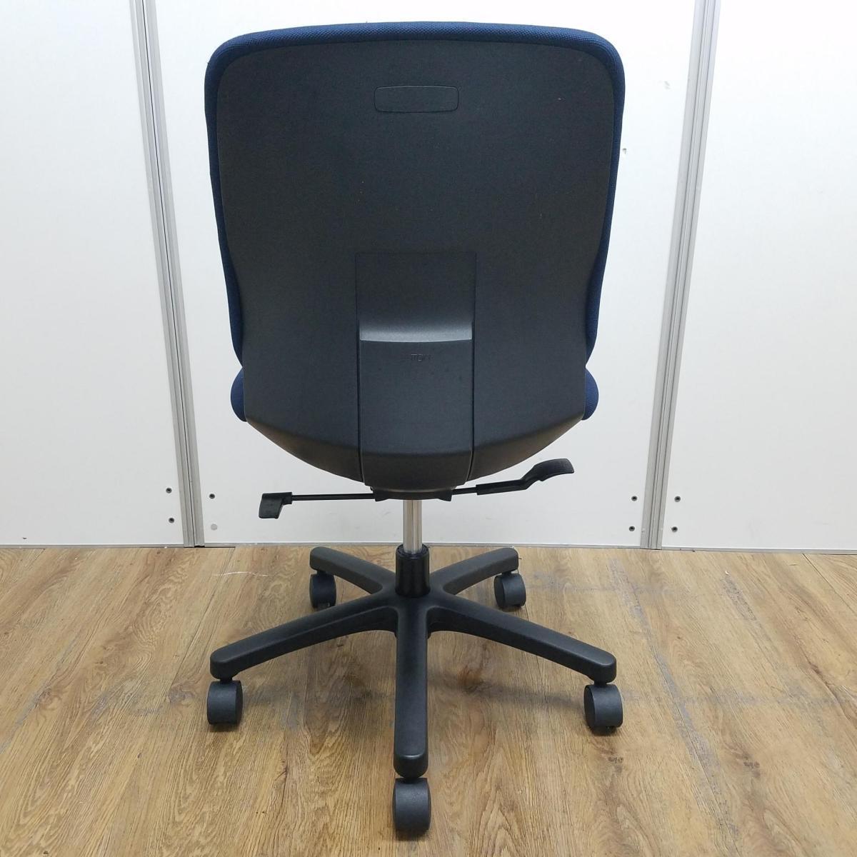 【中古】トルテR イトーキ/ITOKI 肘無ローバックチェア 563734 - 中古オフィス家具ならオフィスバスターズ