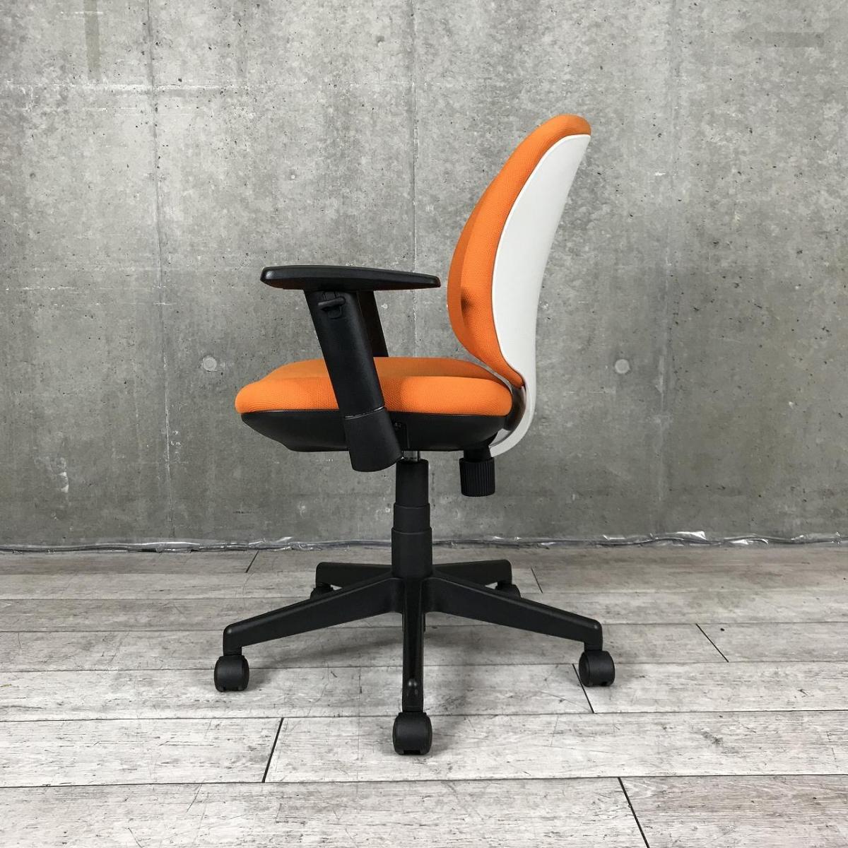 【中古】Presea プラス/PLUS 肘付ローバックチェア 568029 - 中古オフィス家具ならオフィスバスターズ