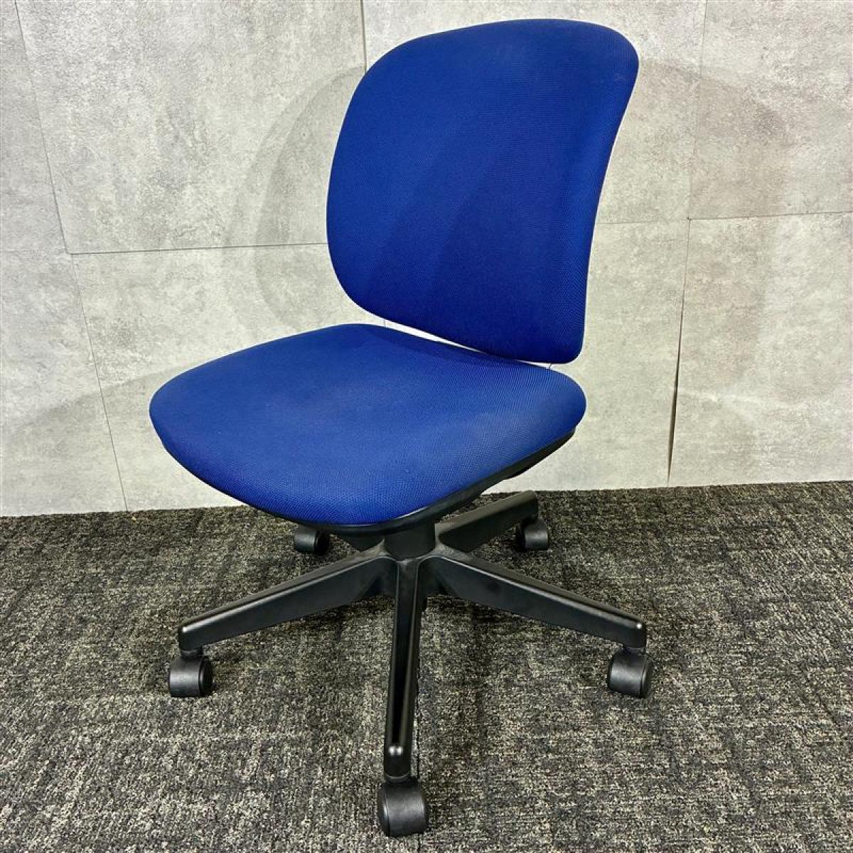 【中古】Presea プラス/PLUS 肘無ローバックチェア 577329 - 中古オフィス家具ならオフィスバスターズ